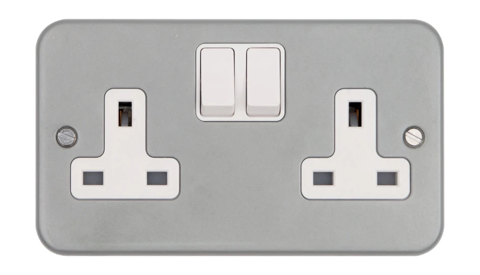 Metalclad 2 Gang 13A Switched Socket SP | DETA Electrical